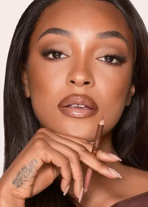 Charlotte Tilbury Lip Cheat Contour Duo - Medium