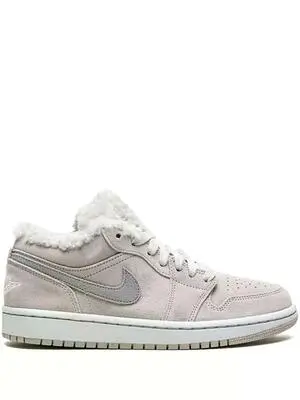 JORDAN 1 Low Se Sherpa Fleece Sneakers