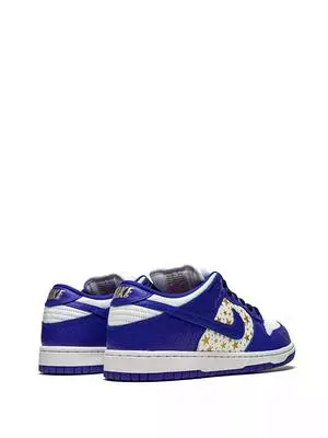 Nike Dunk Low Supreme Star Print Sneakers