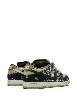 Nike X Travis Scott Sb Dunk Low Sneakers