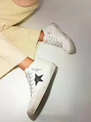 GOLDEN GOOSE Mid Star Sneakers - White