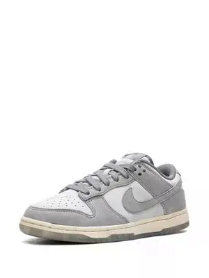 Nike Dunk Low Sneakers - Grey