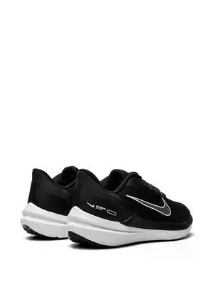 Nike Winflo Lace-up Round Toe Sneakers