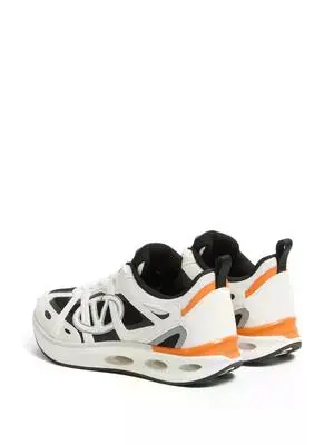 Valentino Garavani Vlogo Easyjog Sneakers - White