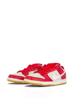 Nike Dunk Low Pro Sb Sneakers - Red