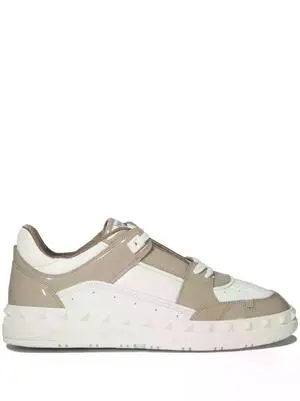 Valentino Garavani Low-top Sneakers With Signature Rockstud Detailing - Neutrals