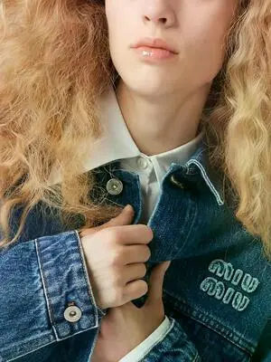 Miu Miu Cropped Denim Blouson Jacket With Embroidered Logo - Blue
