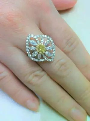 HYT JEWELRY 18kt White Gold Diamond Ring
