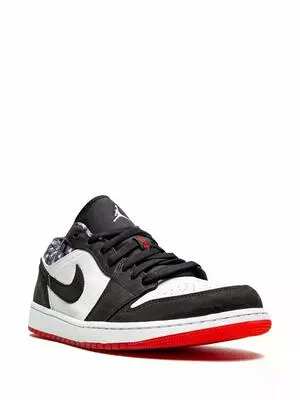 JORDAN Air 1 Low Quai 54 " White - Black