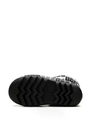 UGG Maxi Wavelength Short Boots