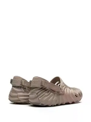 CROCS Pollex Salehe Bembury Horchata Mules - Neutrals