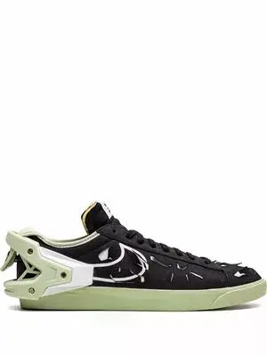 Nike Blazer Low / Olive Aura Sneakers