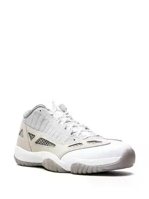 JORDAN Air Low Ie Sneakers