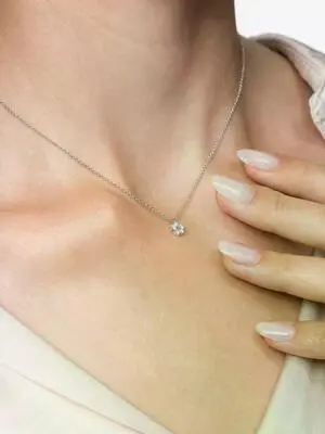 VEYNOU 14kt White Gold Lily Diamond Necklace
