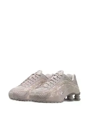 Nike Shox R4 Sneakers