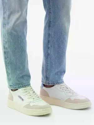 AUTRY Medalist Low Top Sneakers - White