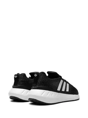 Adidas Swift Run 22 Core Sneakers