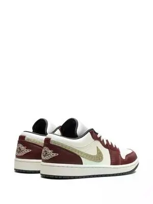 JORDAN Air 1 Low Sneakers - Red
