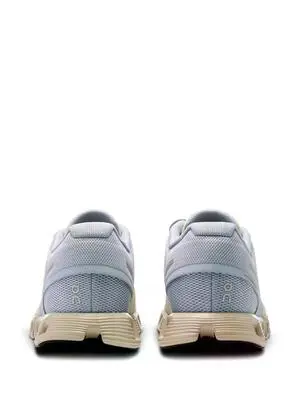 On 5 Two-tone Paneled Sneakers - Neutrals