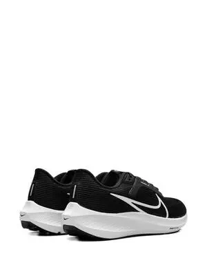 Nike Zoom Pegasus 40 Sneakers