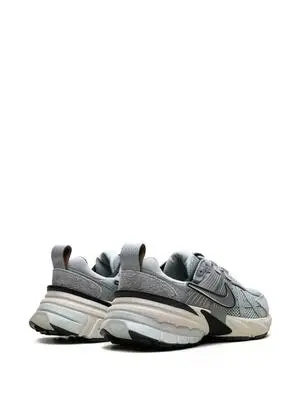 Nike V2k Run Light Pumice/black/chrome Sneakers - Grey