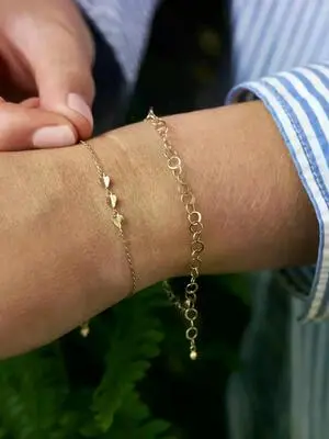 DINNY HALL 9kt Yellow Bijou Bracelet With Heart Motif