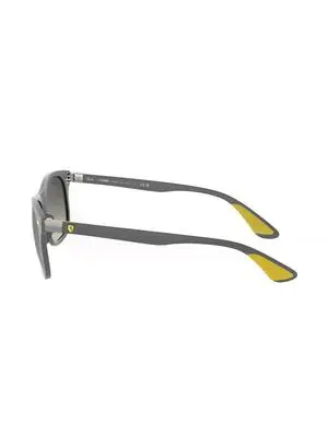 Ray-ban Square Frame Sunglasses With Uv Protection - Grey
