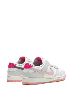 Nike Dunk Low 520 Pack Pink Sneakers
