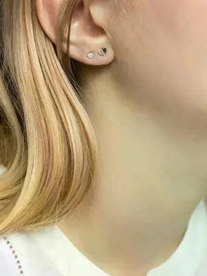 DINNY HALL Bijou Folded Heart Stud Earrings - Silver