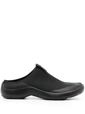 TABI FOOTWEAR Tabi-toe Mules - Black