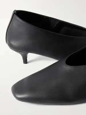 ST. AGNI Soft Glove Leather Pumps - Black