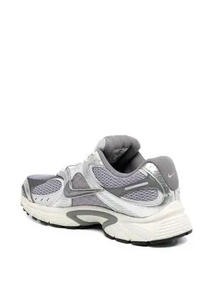 Nike V5 Rnr Sneakers - Grey