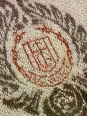 HONOR THE GIFT Intarsia-knit Crest Motif Cardigan