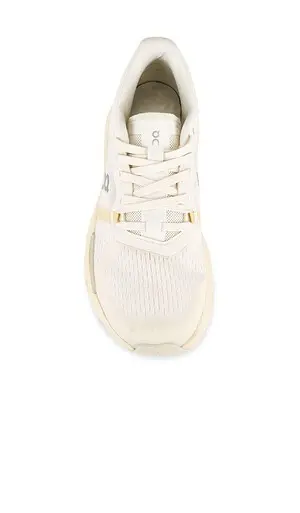 On Cloudpulse Sneakers - Ivory