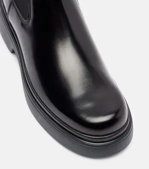 TOD'S Leather Chelsea Boots