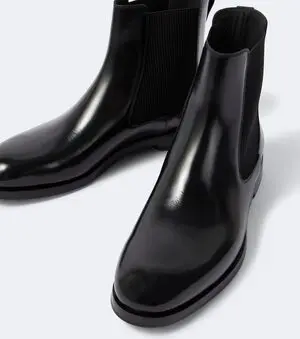 Manolo Blahnik Sempione Leather Chelsea Boots