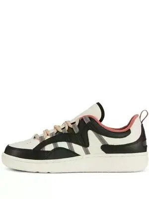 K-Swiss Panelled Lace-up Sneakers - Black