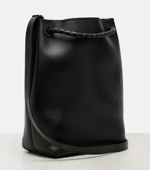 Bottega Veneta Andiamo Small Leather Bucket Bag - Black
