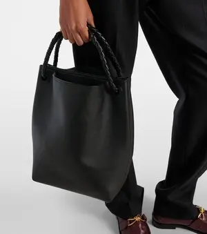 Bottega Veneta Andiamo Small Leather Bucket Bag - Black