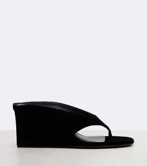Alaïa Velvet Wedge Thong Sandals - Black