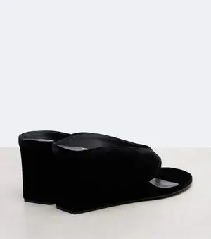 Alaïa Velvet Wedge Thong Sandals - Black