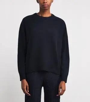 Soft Goat Cashmere Boyfriend Sweater - Navy