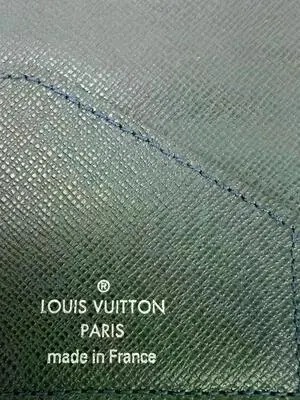 LOUIS VUITTON Brazza Bi-fold Wallet