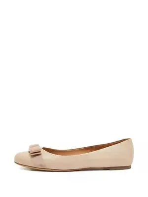 FERRAGAMO Vara Bow Ballet Flats - Neutrals