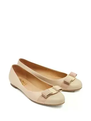 FERRAGAMO Vara Bow Ballet Flats - Neutrals