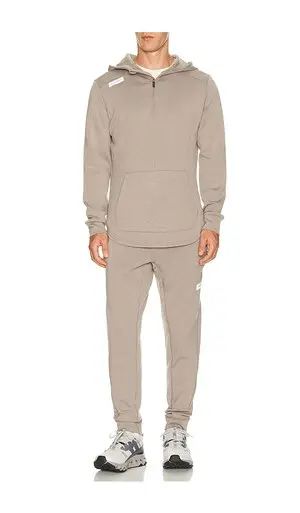 LEGENDS Hawthorne Tech Quarter Zip Sweater