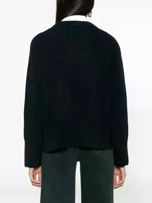 Closed Crew-neck Knitted Sweater