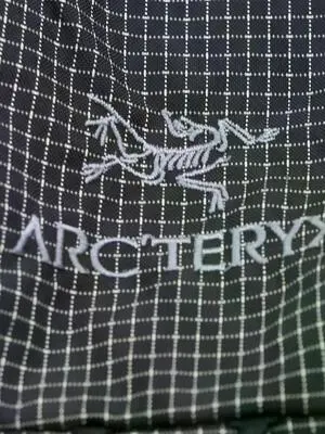 Arc'teryx Konseal 15 Grid-pattern Backpack