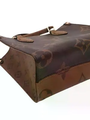 LOUIS VUITTON 2021-2026 Monogram Reverse Giant Onthego Pm Satchel