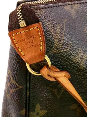 LOUIS VUITTON Pochette Accessoires Monogram Canvas Clutch Bag